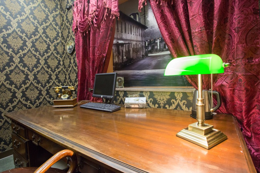 questburgh-mafia-desk | Pittsburgh Beautiful