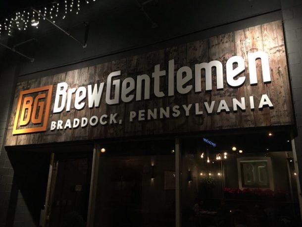 7 Dog-Friendly Bars and Restaurants in Pittsburgh | Pittsburgh Beautiful